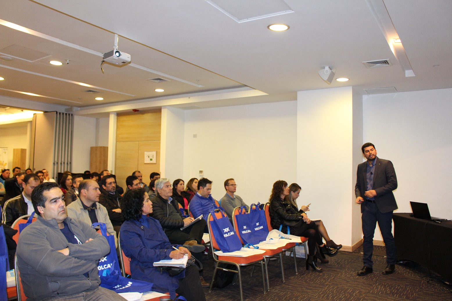 Jefe área eficiencia energética del CITEC UBB expuso en seminario ...